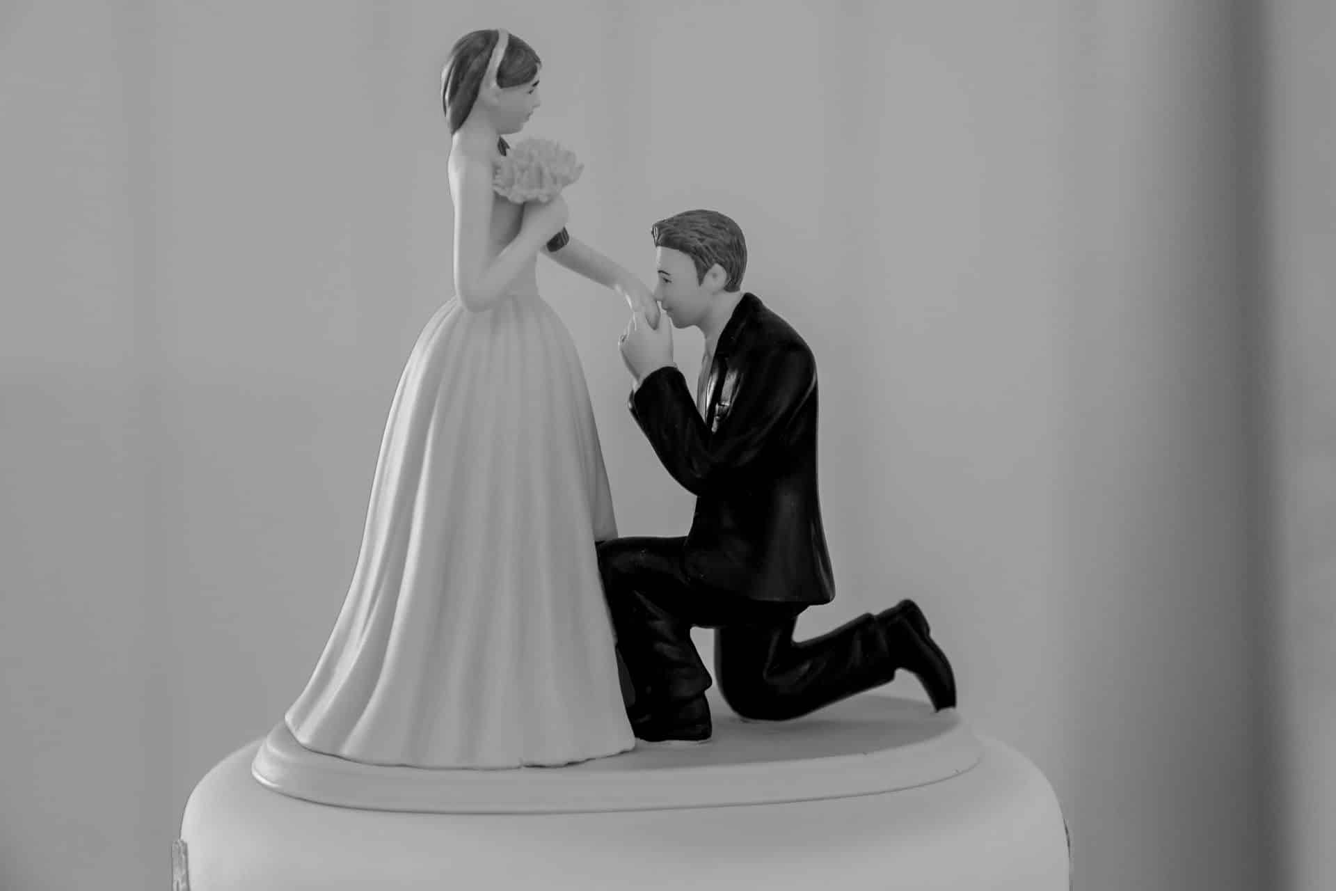 Wedding cake topper trends you'll love - | www.mgwp.co.uk